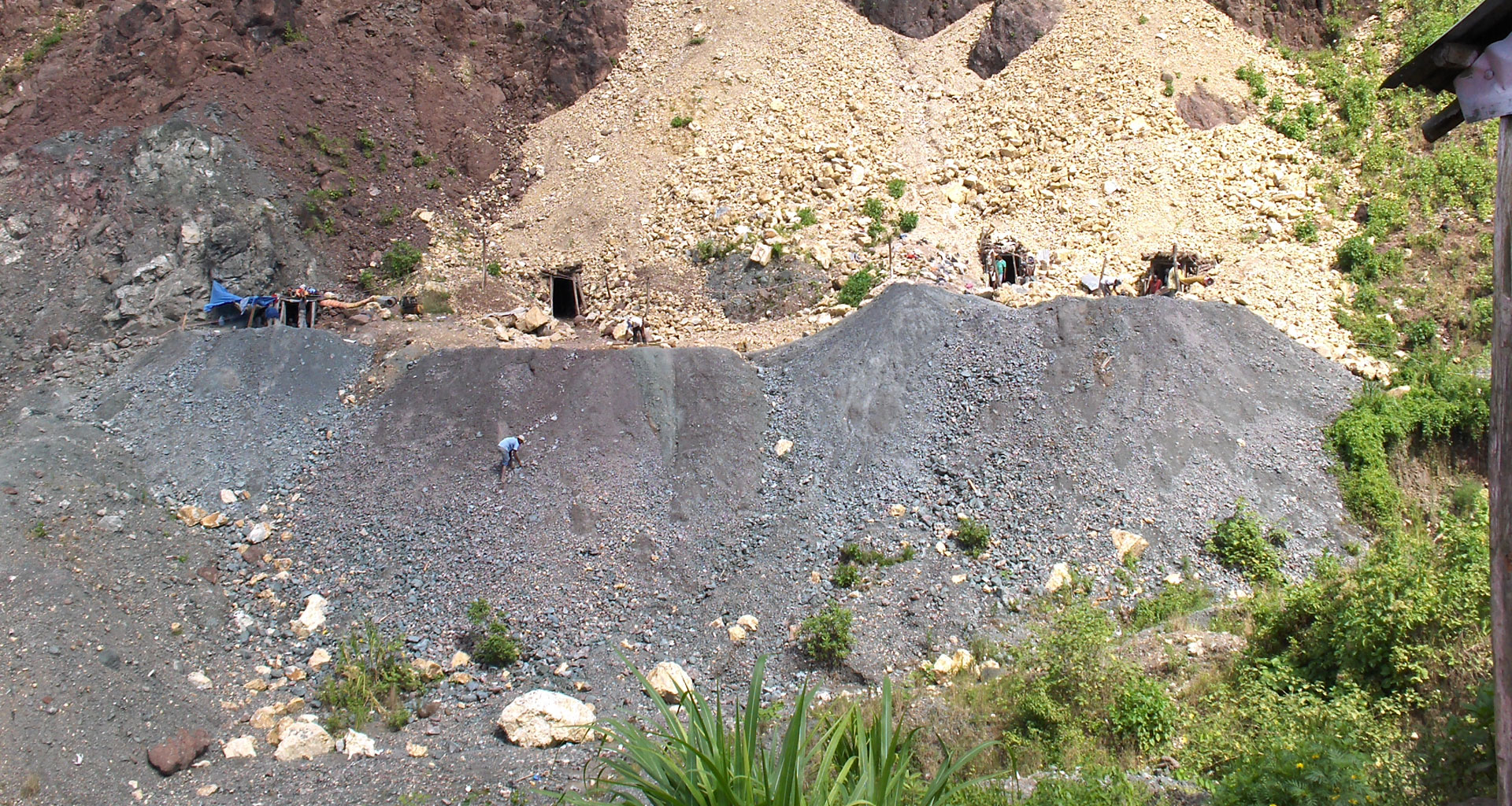Larimar – Blue Jewel Mine - Tourbooking DomRep Tours